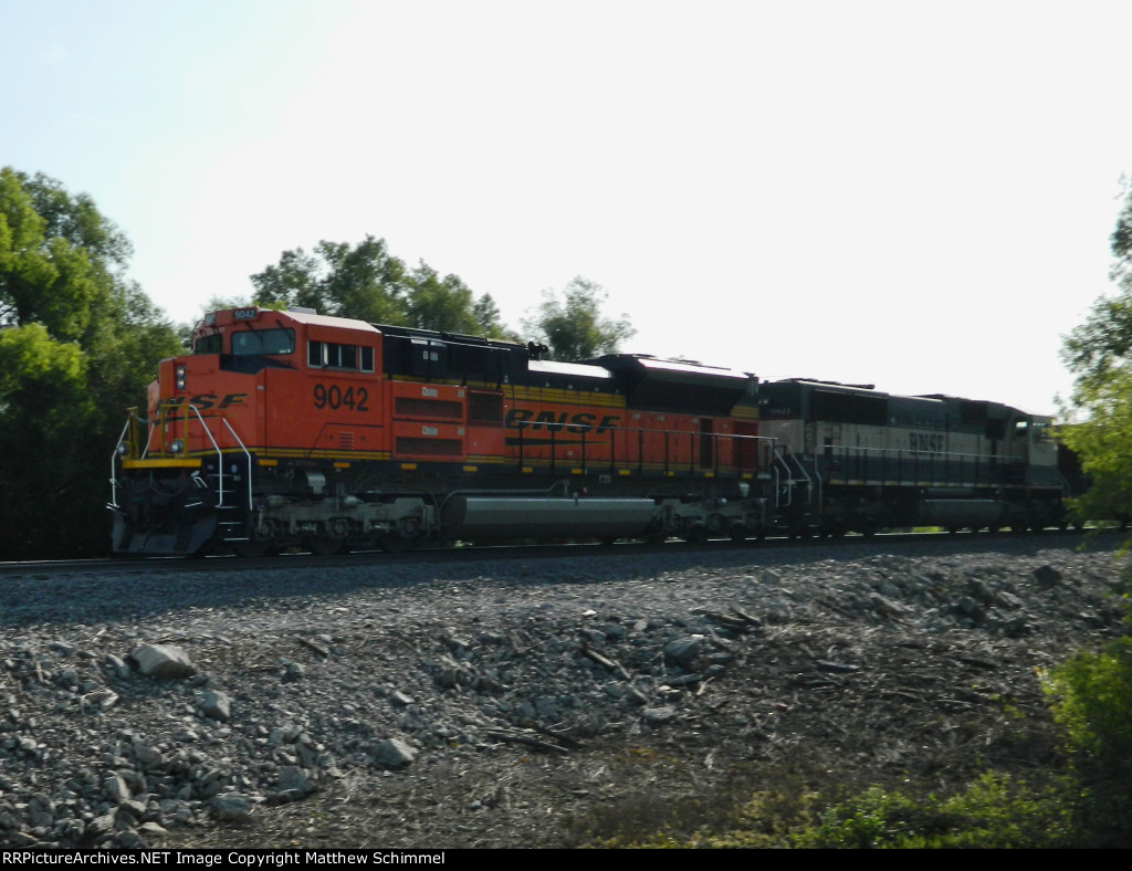 BNSF 9042 - DPU #2